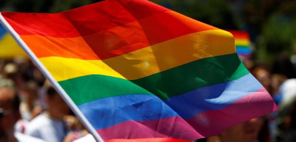 Leis sancionadas em Maricá ampliam direitos da população LGBT+